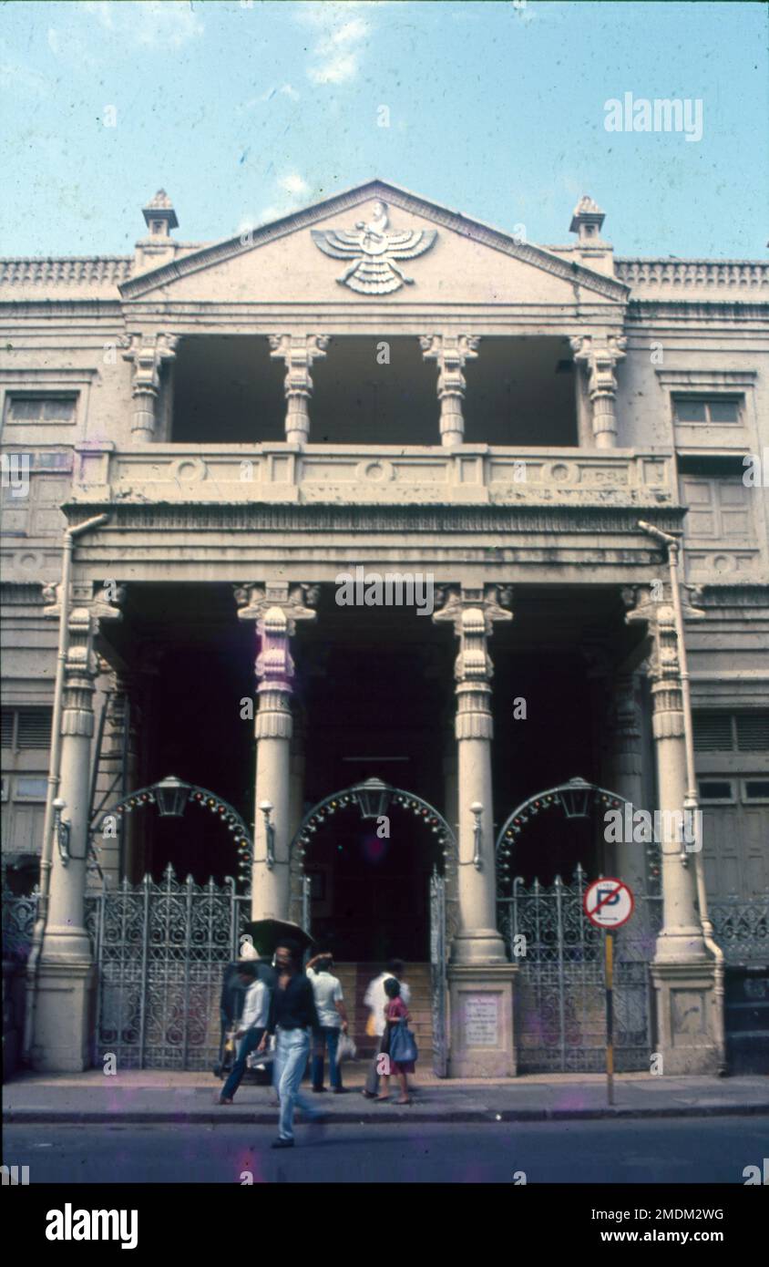 Parsi zoroastrian fire temple agiary Banque de photographies et d ...
