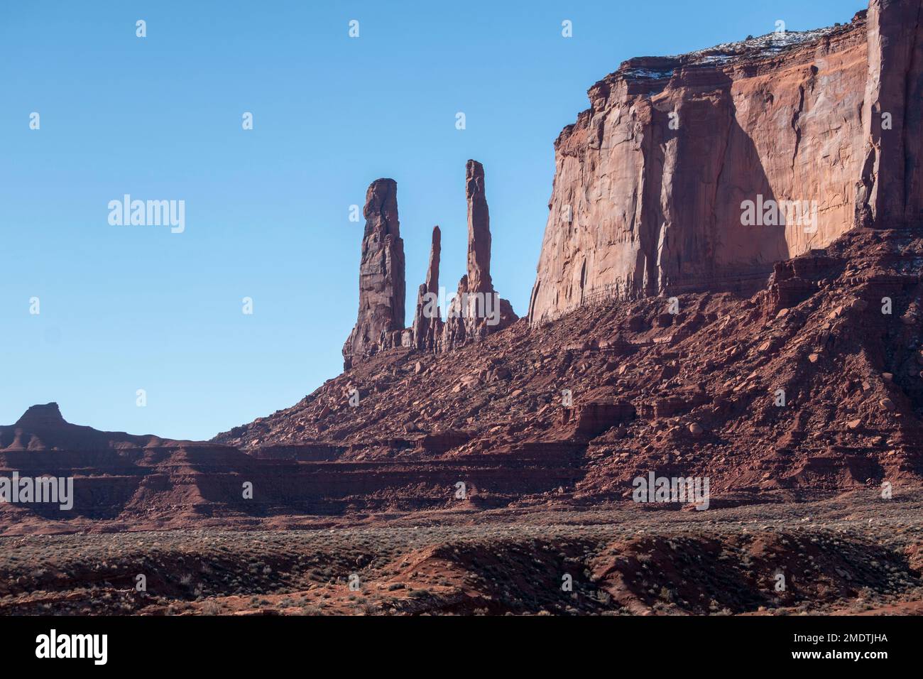 Monument Valley est un symbole emblématique du sud-ouest américain, qui ...