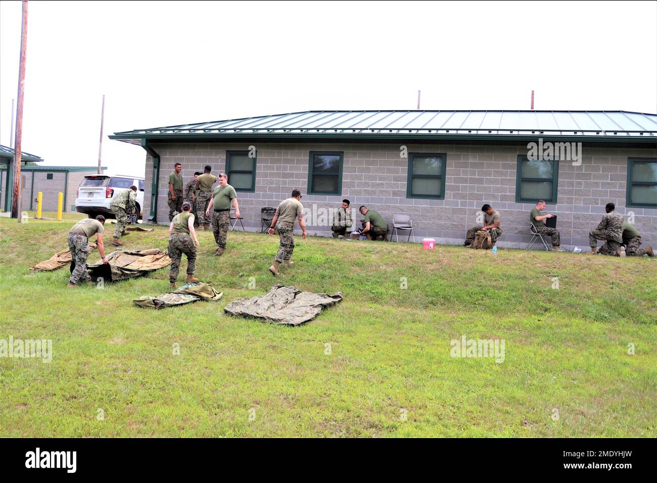ÉTATS-UNIS Corpmen de la Marine avec 2nd Bataillon, 24th Marines (2/24 ...