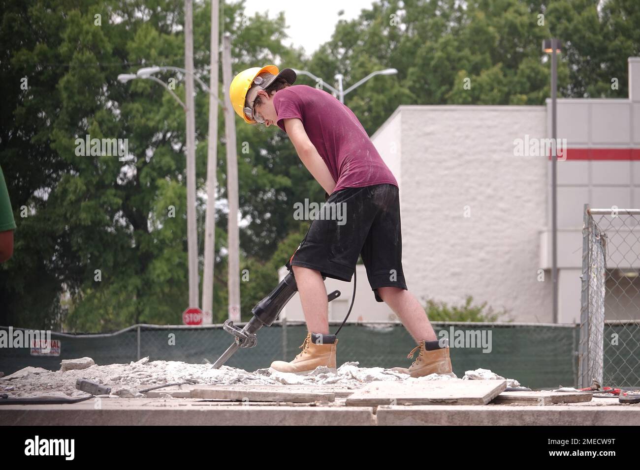 Workers dig up the remains of Confederate Gen. Nathan Bedford Forrest ...