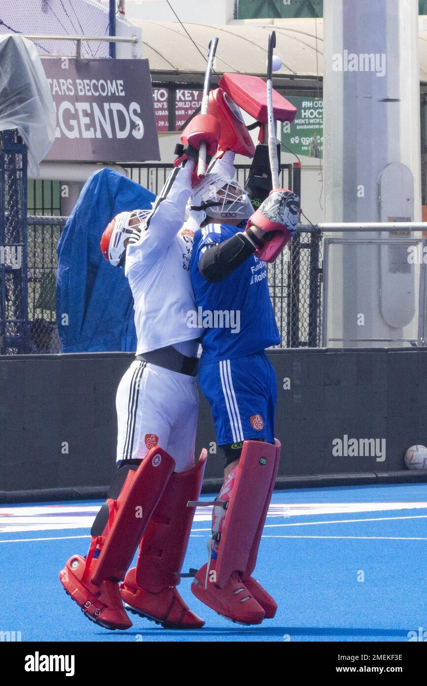 BHUBANESWAR - Keeper Maurits visser (GK) (NED) et Keeper Pirmin Blaak ...