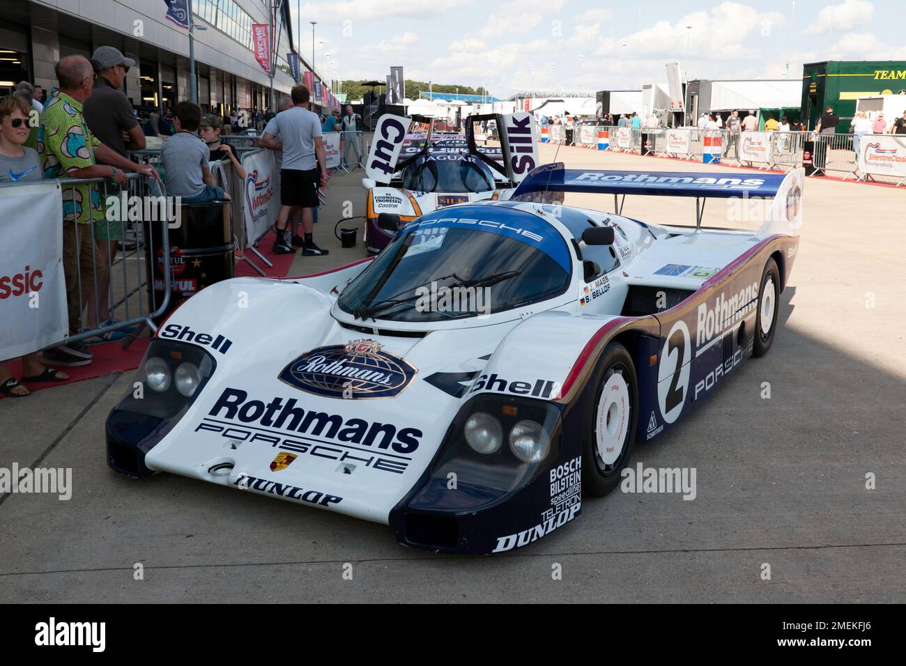 Vue de la 1983, Porsche 956-008 conduit dans la période par Stefan ...