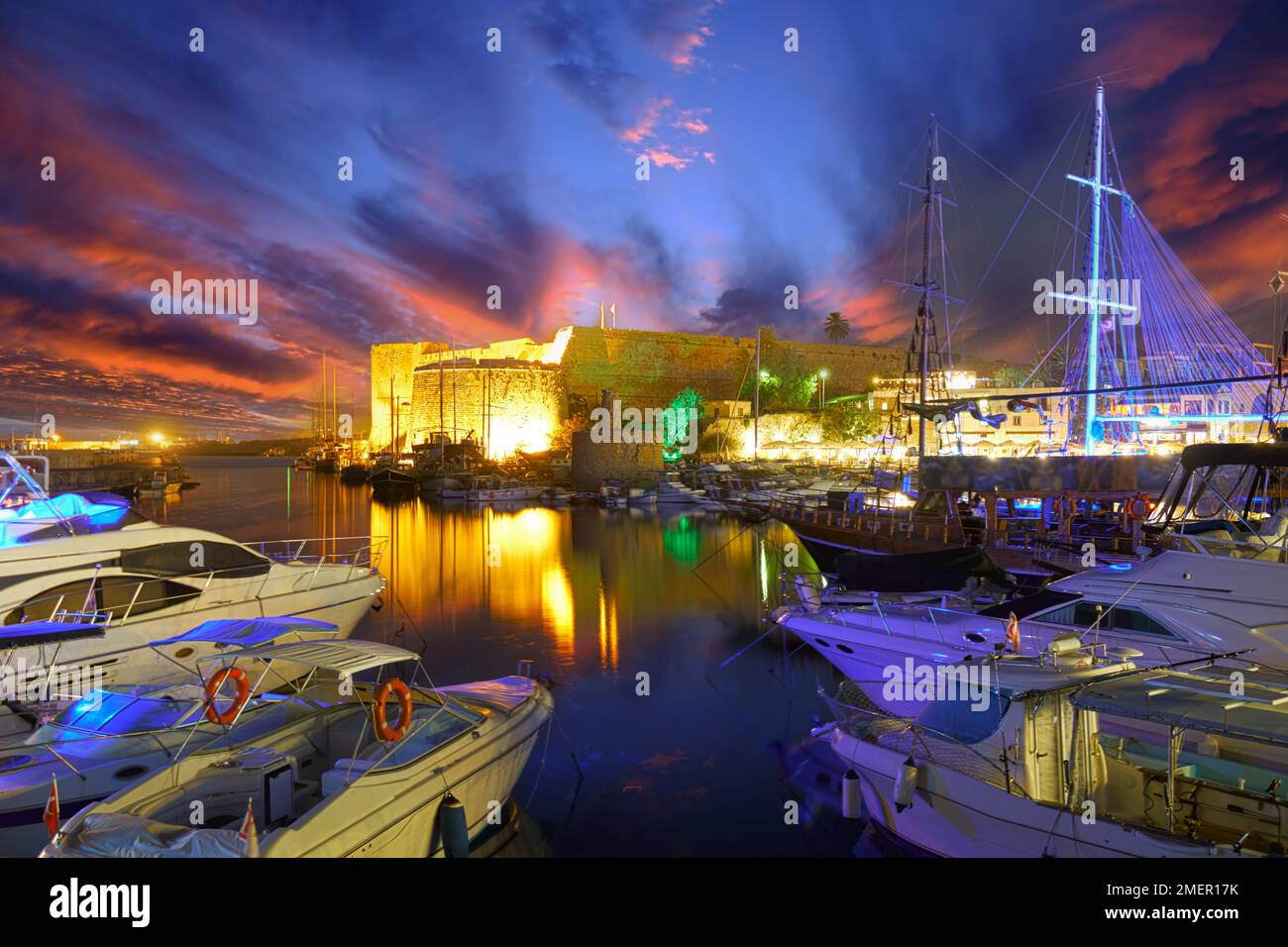 Port de girne chypre Banque de photographies et d’images à haute ...
