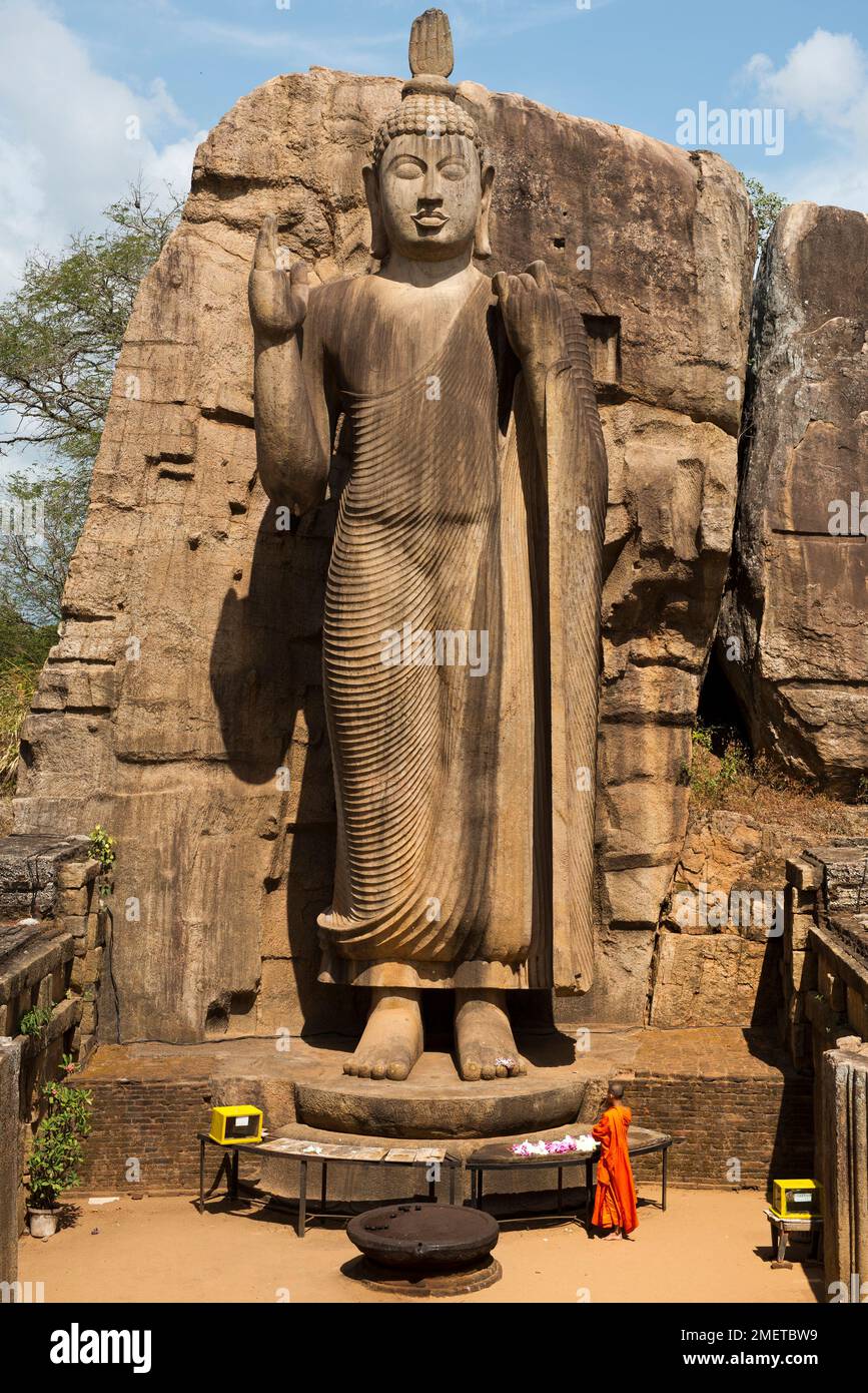 Aukana buddha statue Banque de photographies et d’images à haute ...