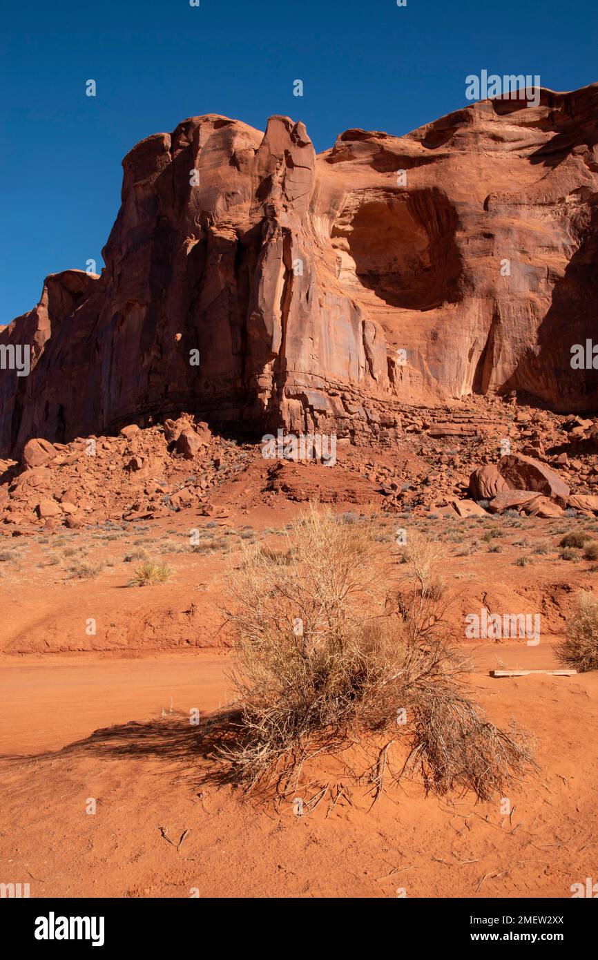 Monument Valley est un symbole emblématique du sud-ouest américain, qui ...