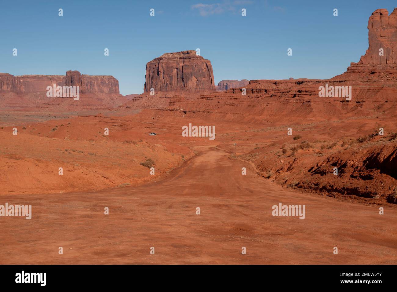 Monument Valley est un symbole emblématique du sud-ouest américain, qui ...