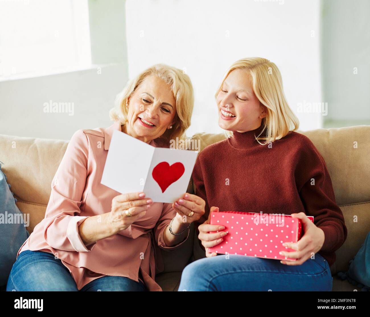 mère fille grand-mère petite-fille cadeau présent carte de voeux ...