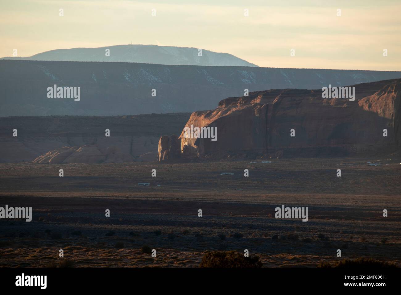 Monument Valley est un symbole emblématique du sud-ouest américain, qui ...