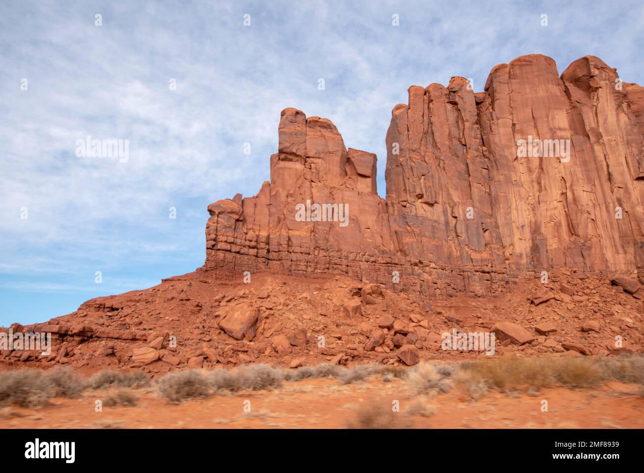 Monument Valley est un symbole emblématique du sud-ouest américain, qui ...