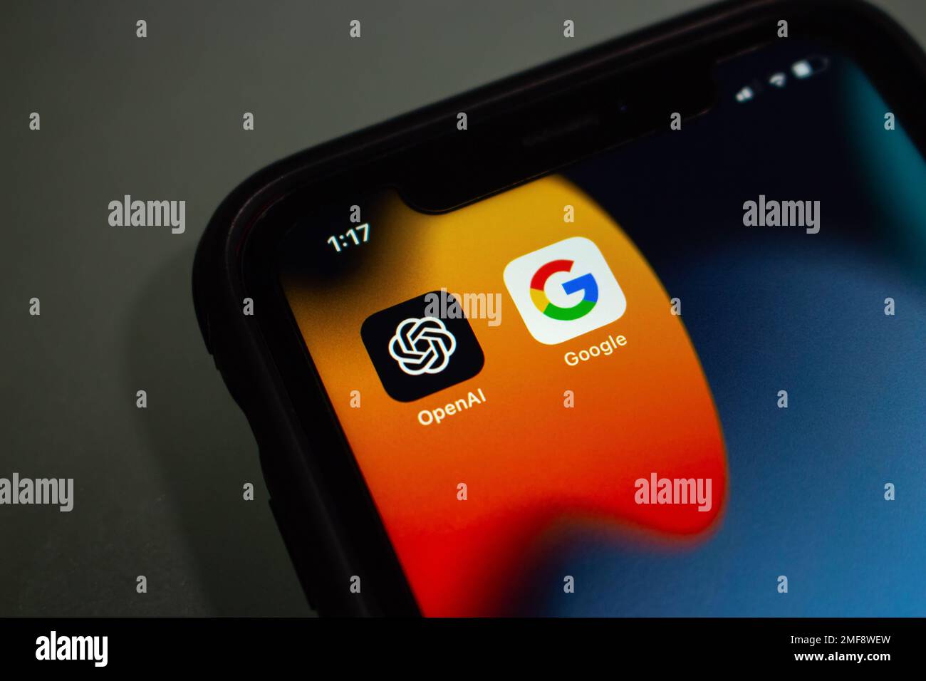 Vancouver, CANADA - janvier 23 2023 : icônes d'OpenAI et de Google ...