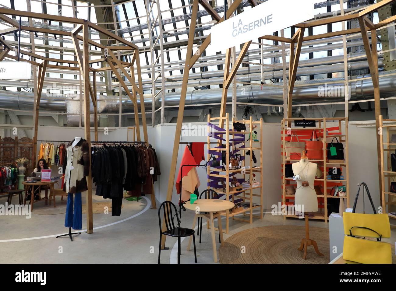 Pop-ups secondaires vêtements vintage et magasins de randonnée en 7ieme ...