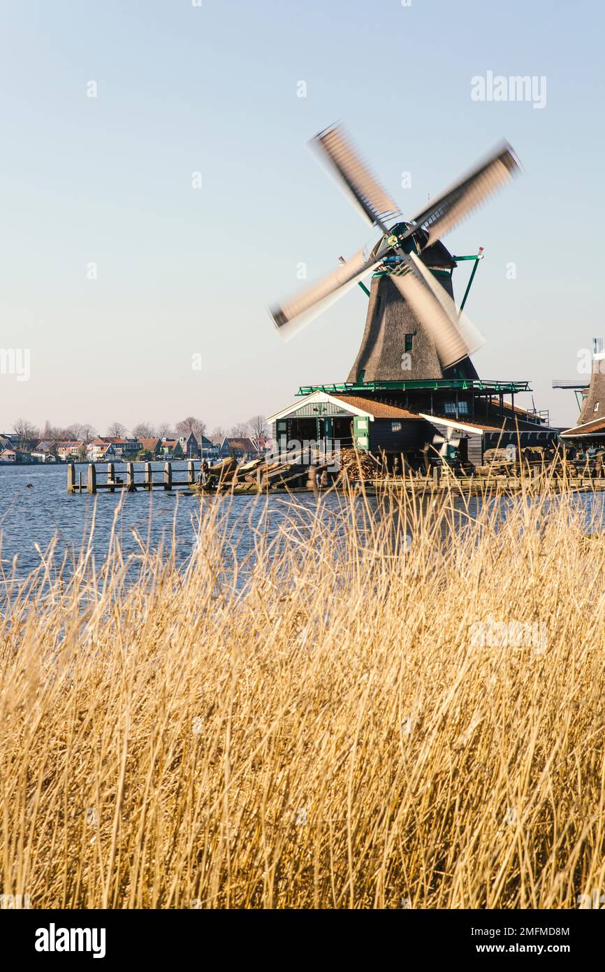 Moulins hollandais Banque de photographies et d’images à haute ...