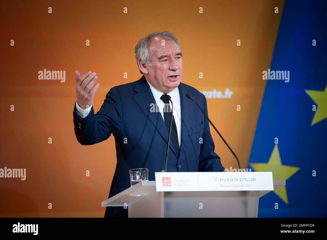 Souhait nouvel an 2023 en francais Banque de photographies et d’images ...