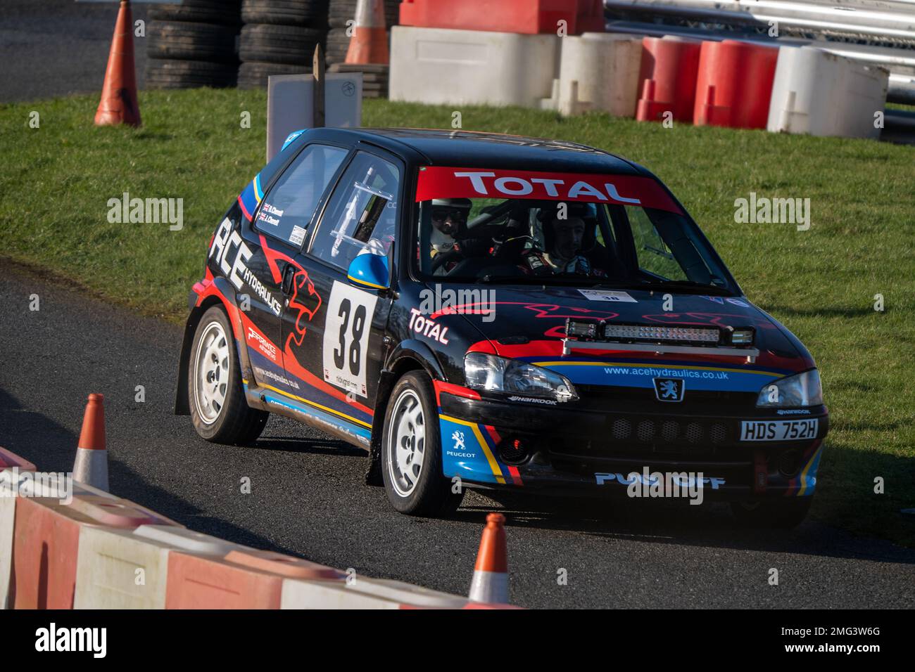 Trappe des marques de rallye circuit Banque de photographies et d ...