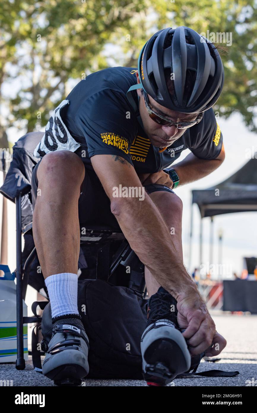 Retraité des États-Unis Le SPC de l'armée Frank Matzke prend ses ...