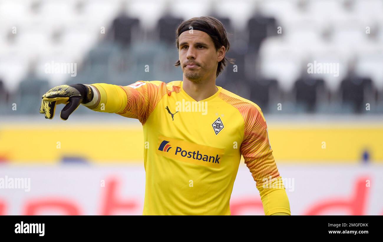 Moenchengladbach Swiss goalkeeper Yann Sommer reacts during the German ...
