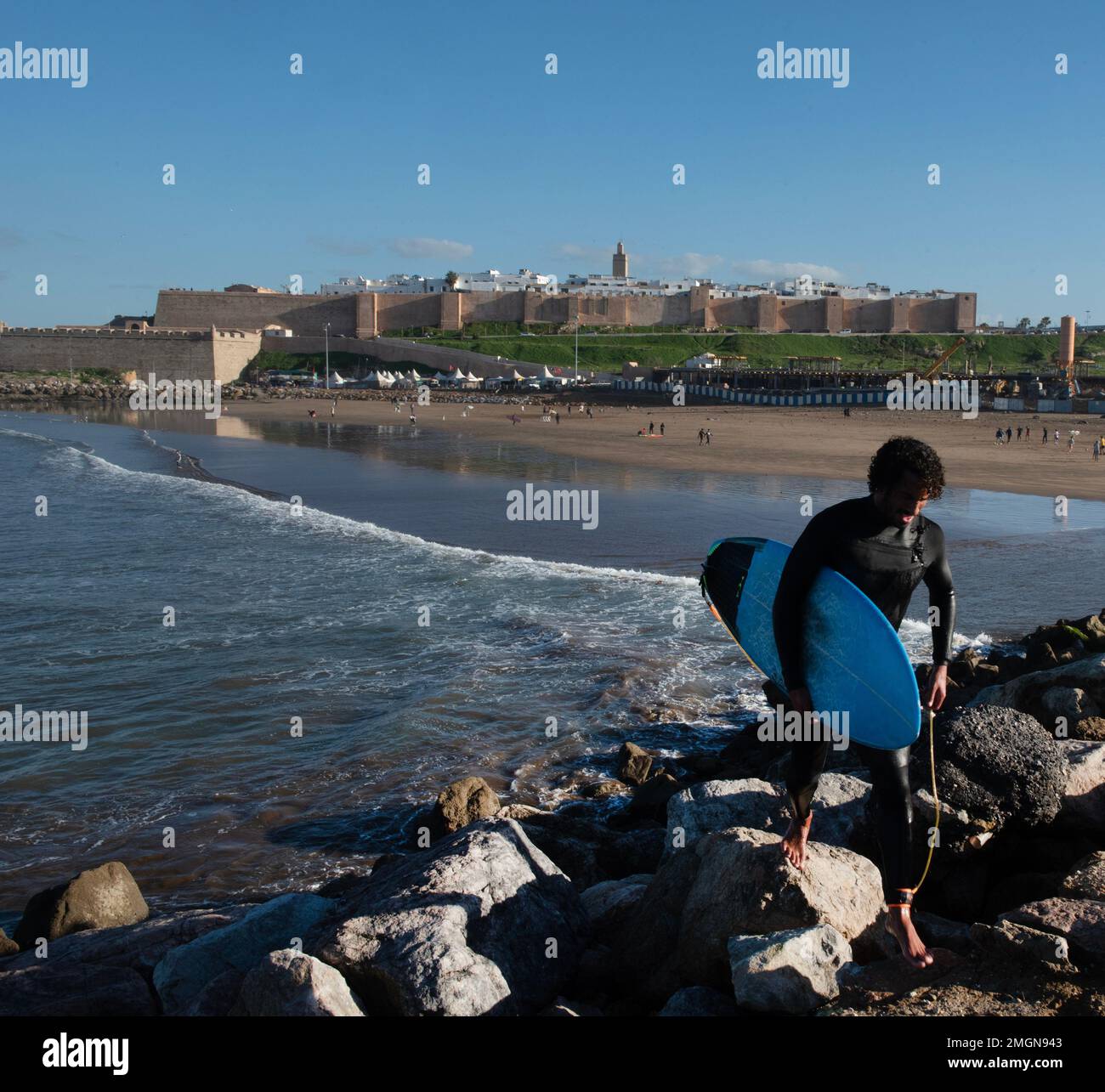 Rabat est la capitale du Maroc, le port est idéal pour le surf local ...