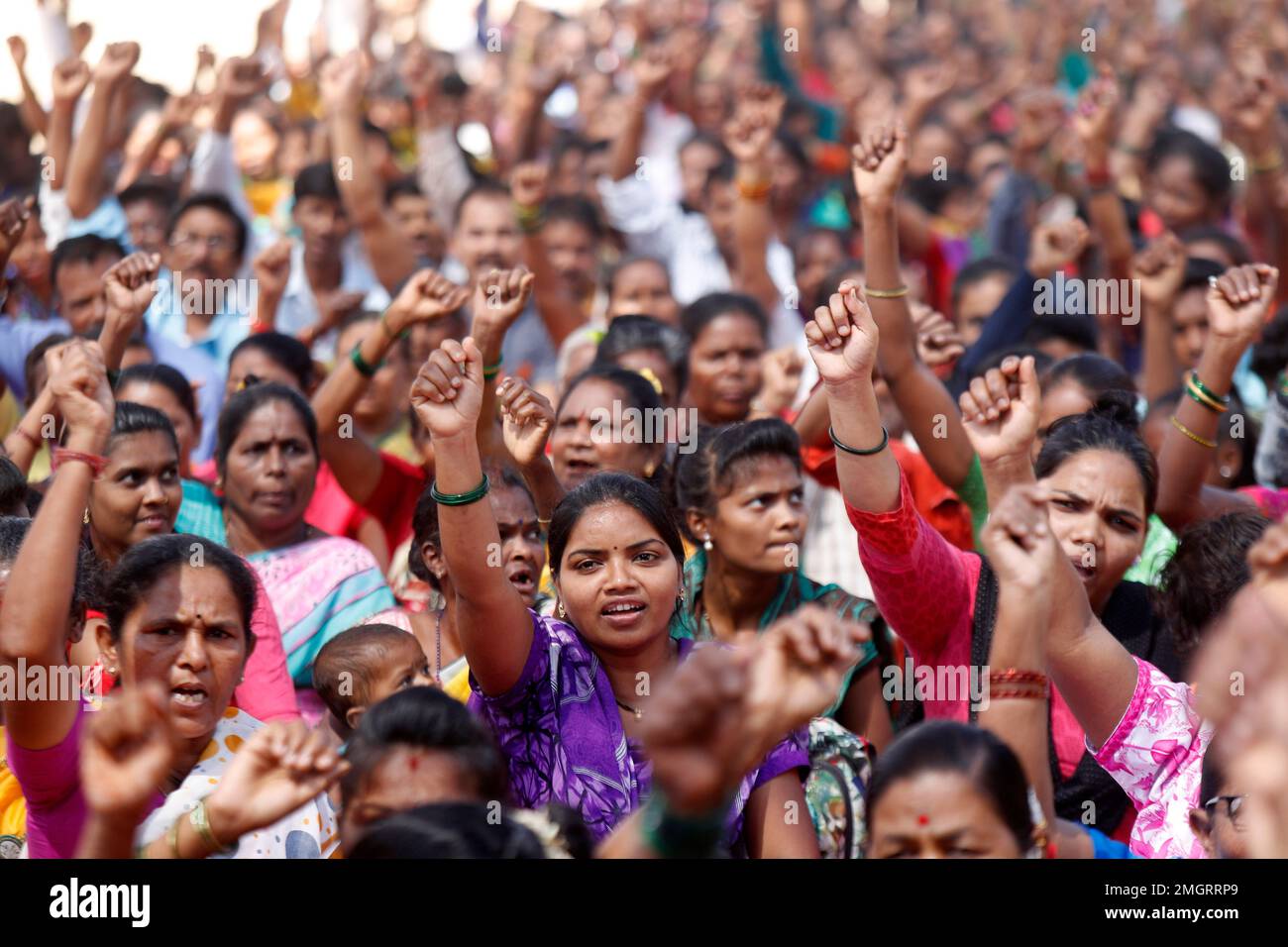 People from nomadic tribes and other communities participate in a ...