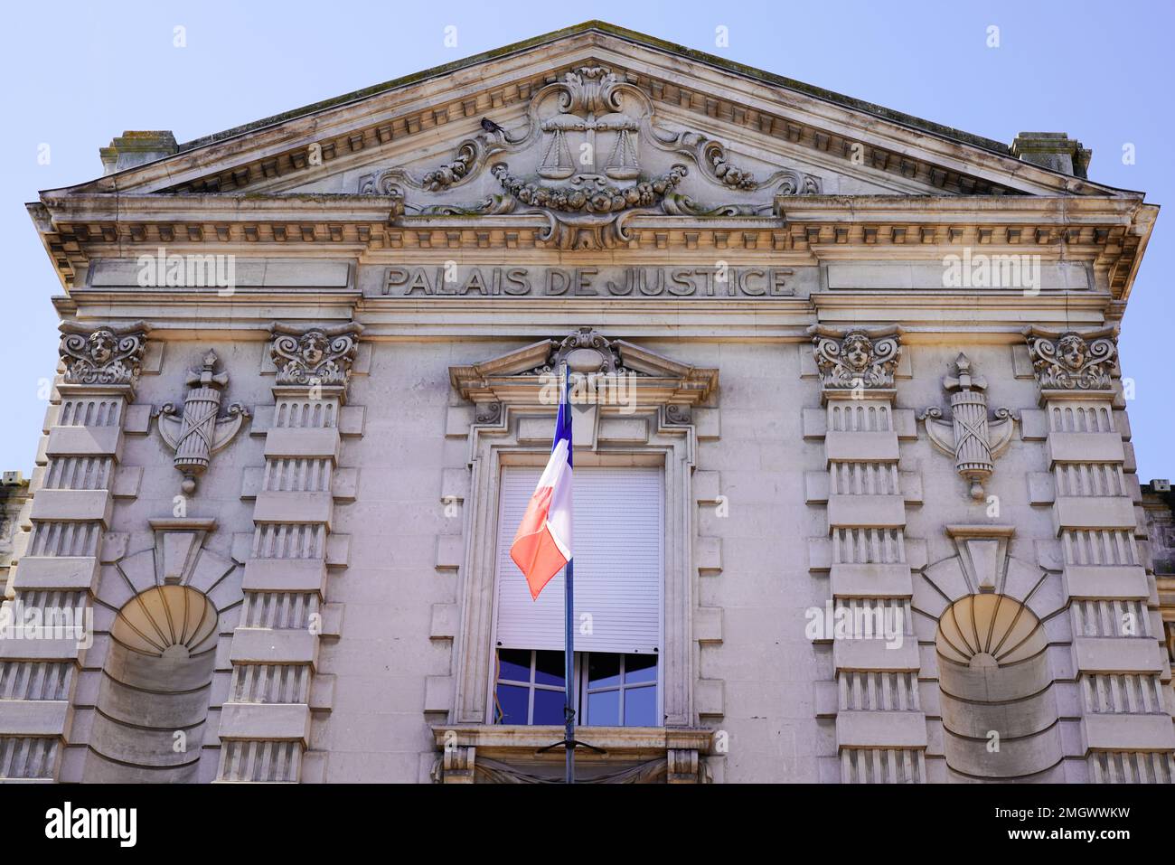 palais de justice texte sur la construction ancienne signifie dans le ...