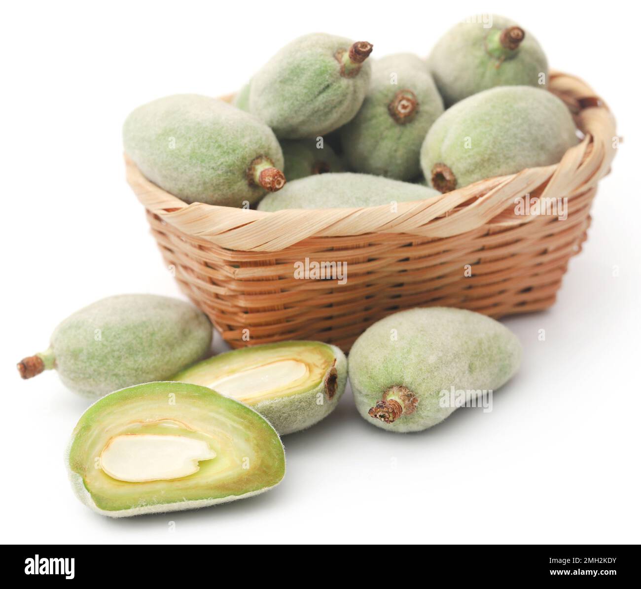 Amande verte Banque de photographies et d’images à haute résolution - Alamy