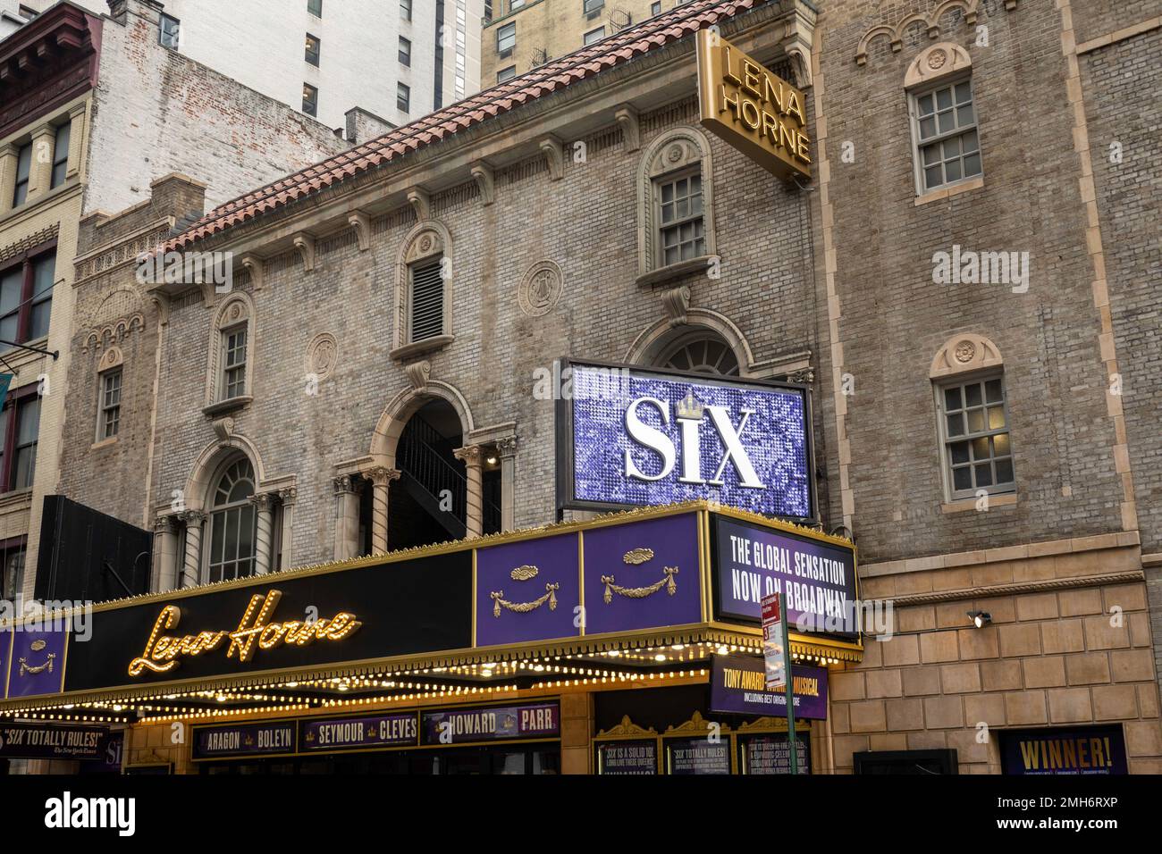 « Six » Marquee au Lena Horne Theatre (anciennement Brooks Atkinson) à ...