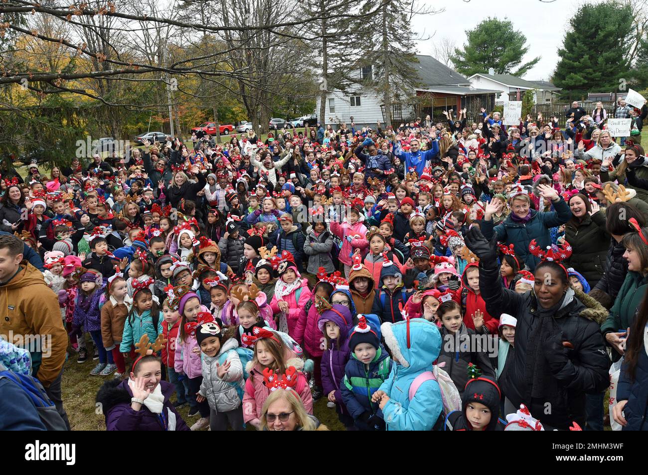 IMAGE DISTRIBUTED FOR TISHMAN SPEYER- Students from local elementary ...