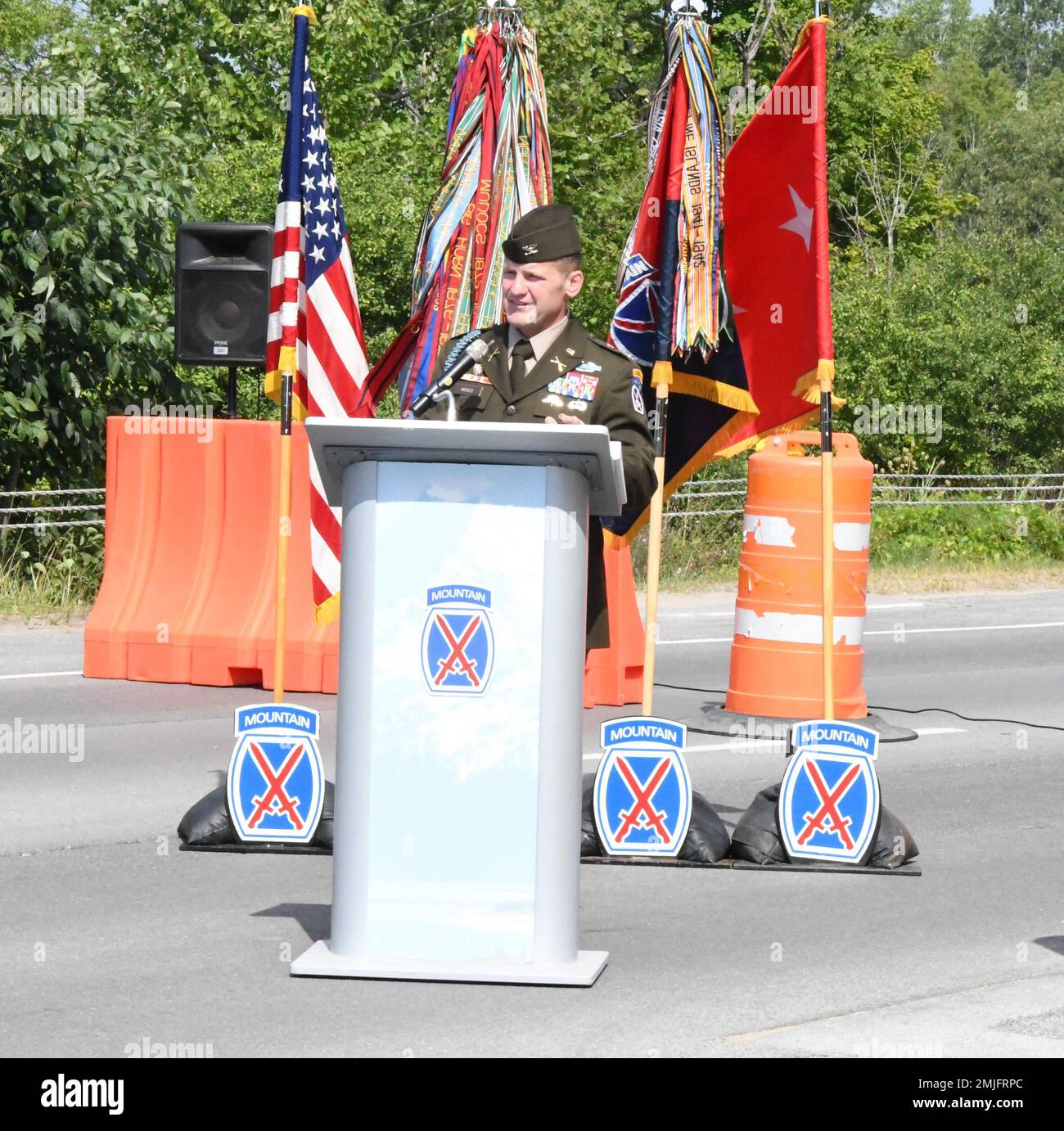 Le colonel Scott Wence, commandant de l'équipe de combat de la brigade ...