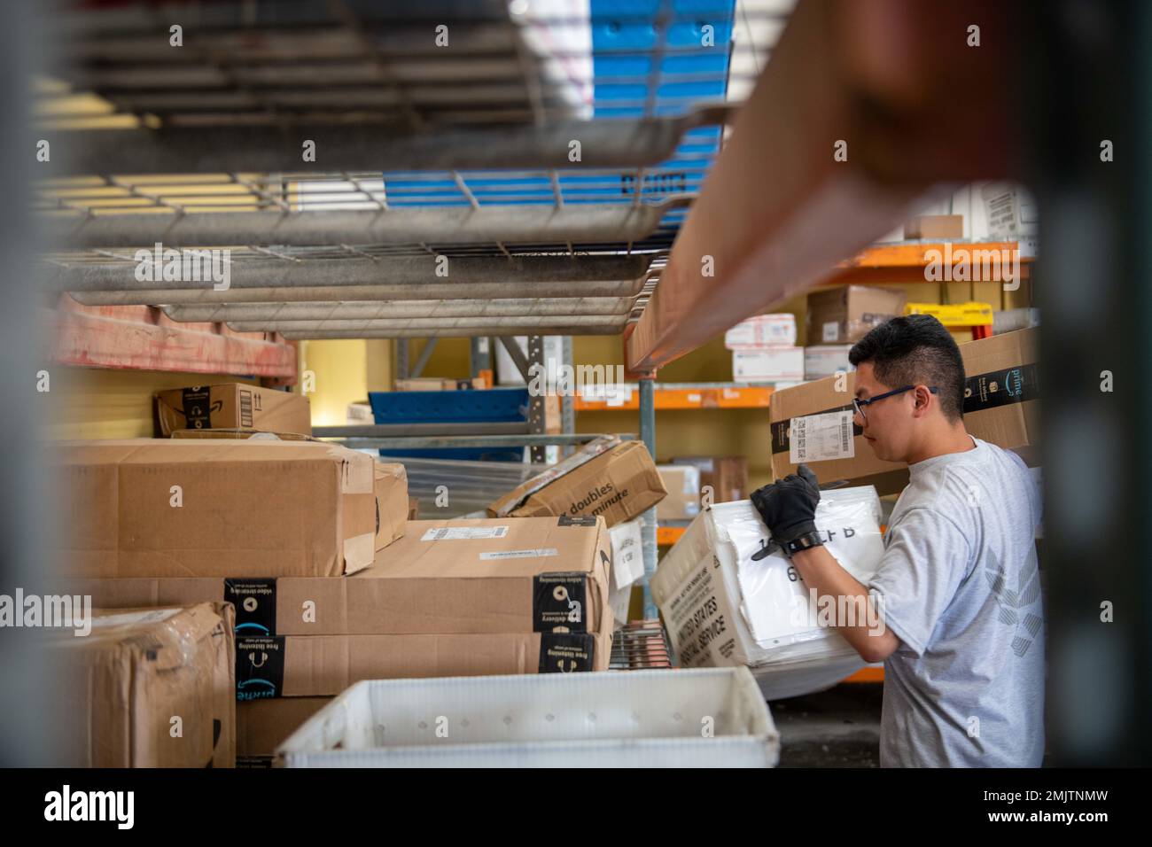 Airman Bobby Lo, un officier supérieur de la Force aérienne des États ...