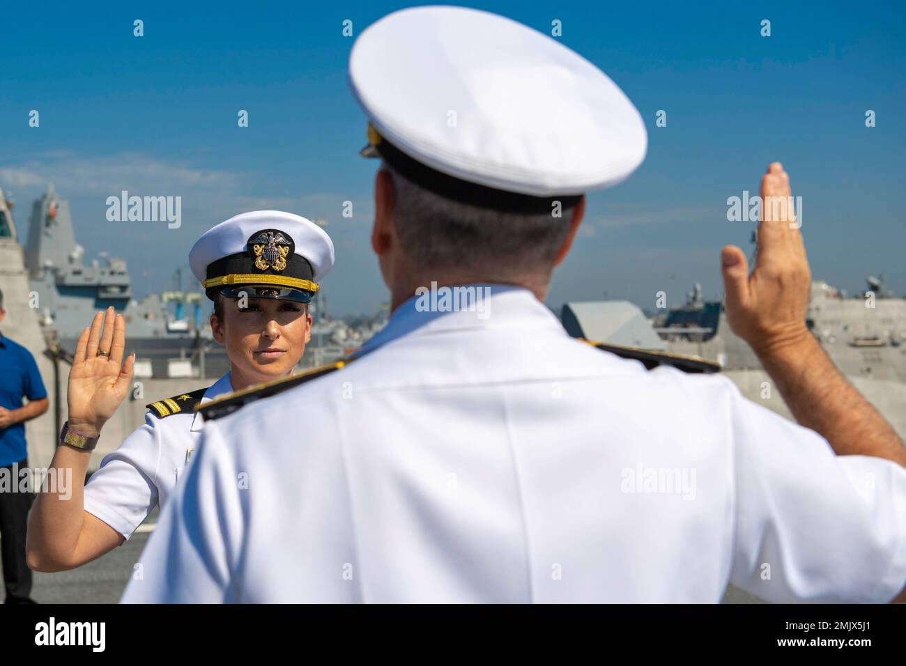 Commandant de nous forces navales de surface Banque de photographies et ...