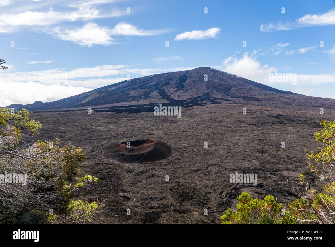 Ile de la Réunion - volcan Piton de la Fournaise : le volcan avec le ...