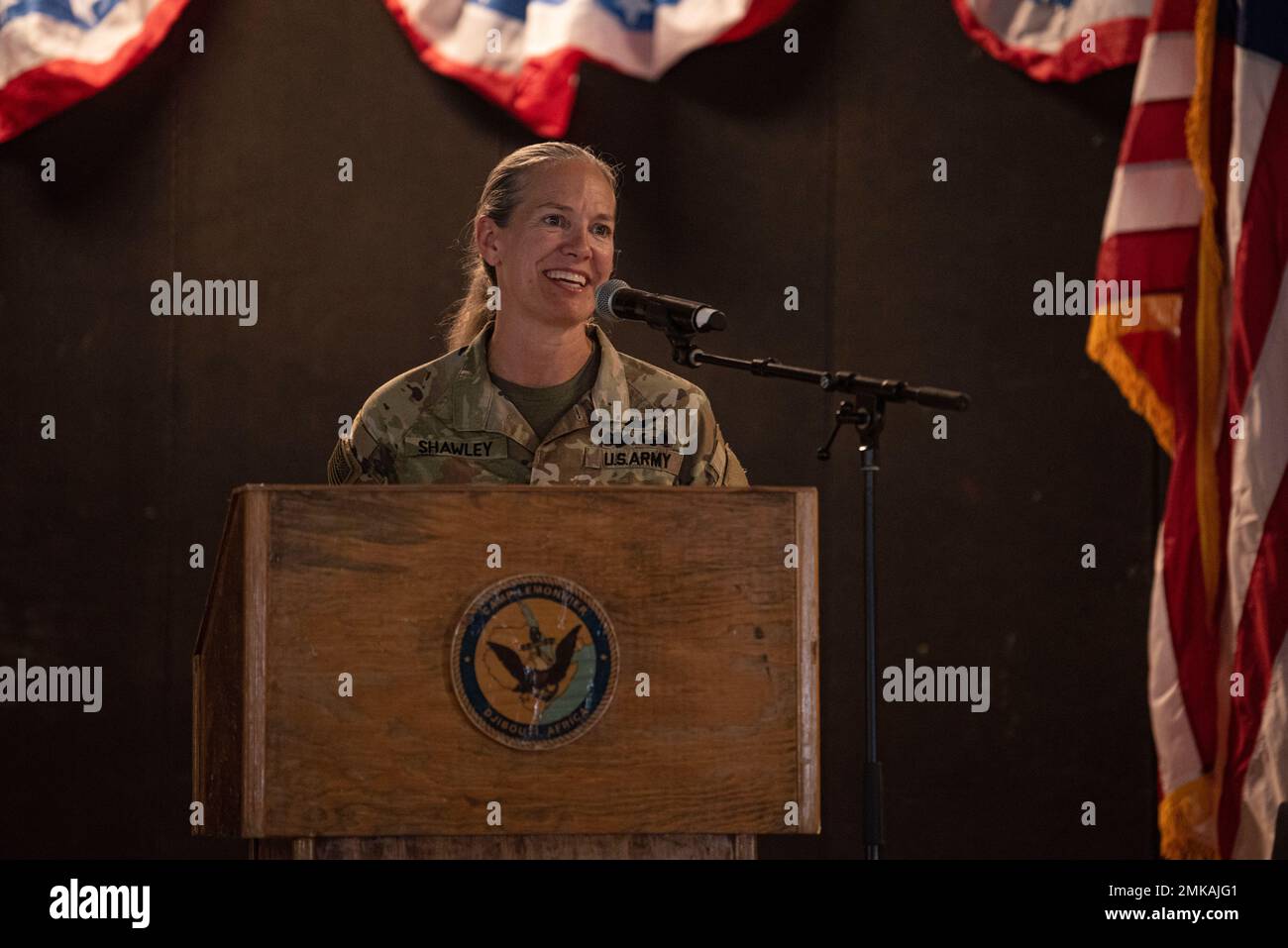 Le général de division de l'armée américaine Jami Shawley, commandant ...