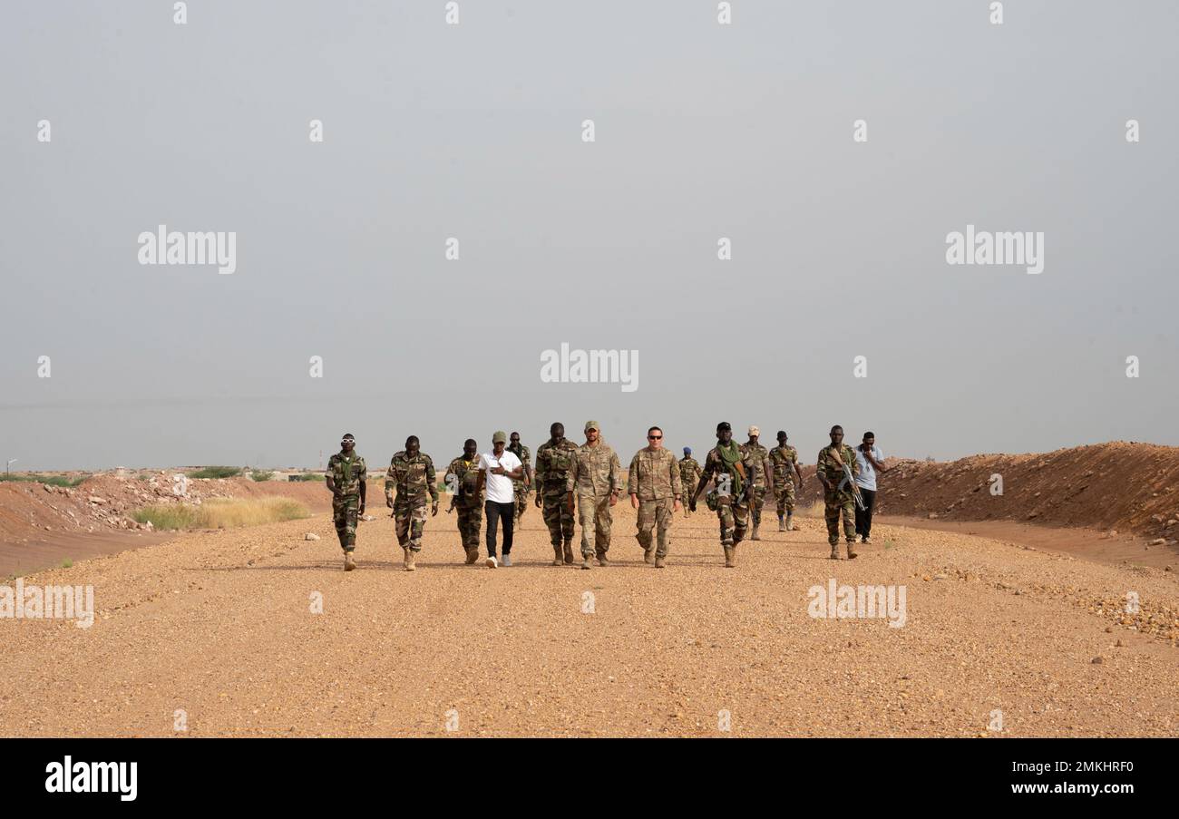 LES membres DE LA BASE AÉRIENNE NIGÉRIENNE 201, Niger - US Air Force et ...
