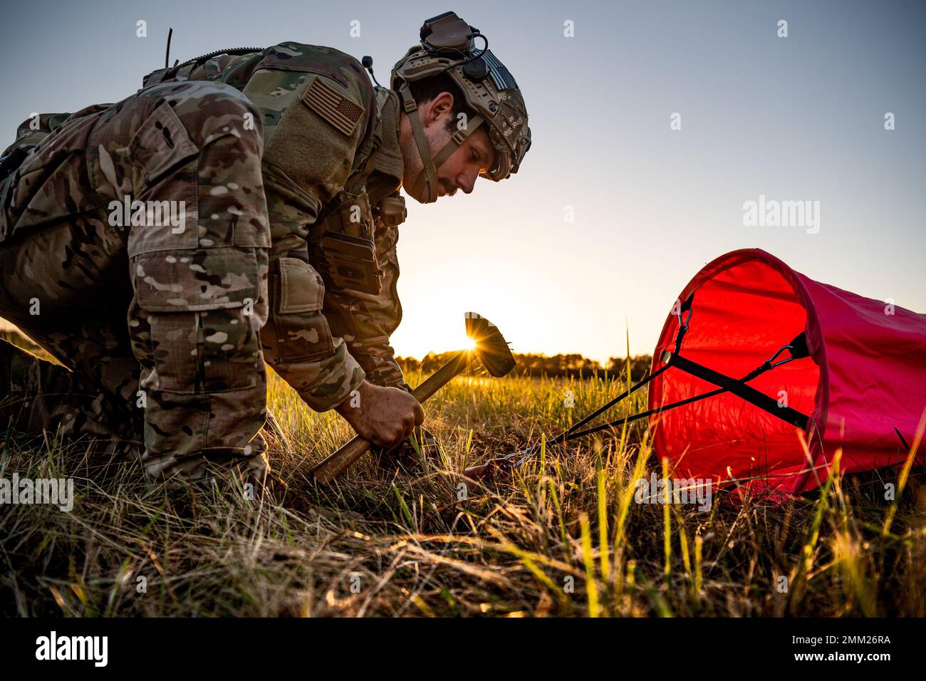 U.S. Air Force Tech. Sgt. Josh Griffith, contrôleur aérien de l ...