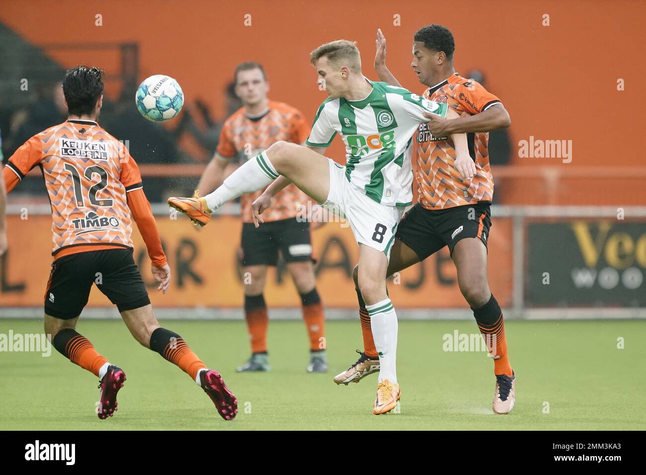 VOLENDAM - (lr) Johan Hove du FC Groningen, Brian plat du FC Volendam ...