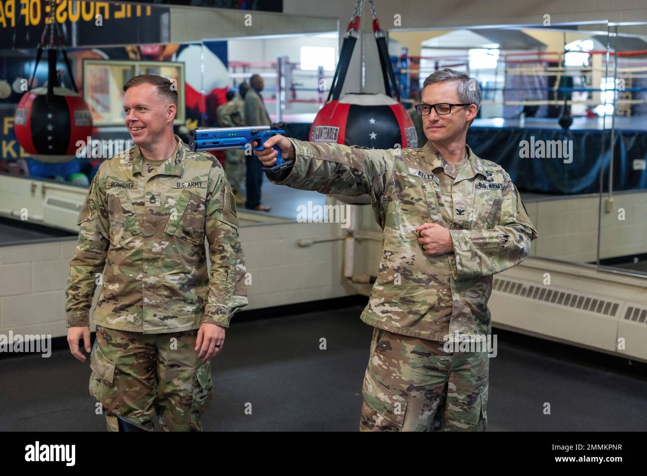 Le colonel Matthew Kelly, commandant du Commandement de l'environnement ...