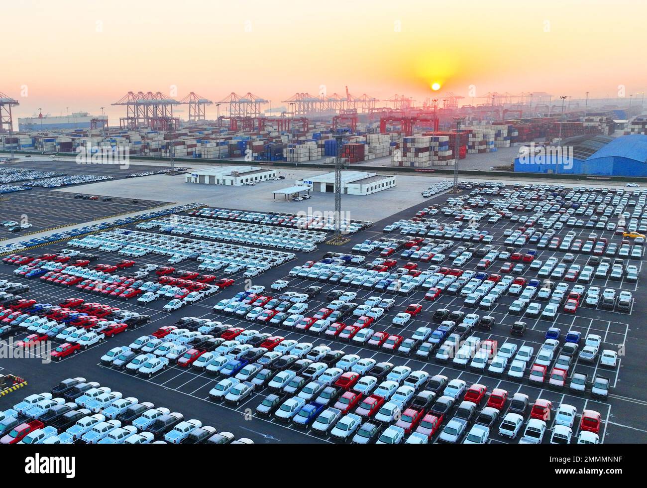 SUZHOU, CHINE - 30 JANVIER 2023 - une photo aérienne prise le 30 janvier 2023 montre un lot de 2 ...