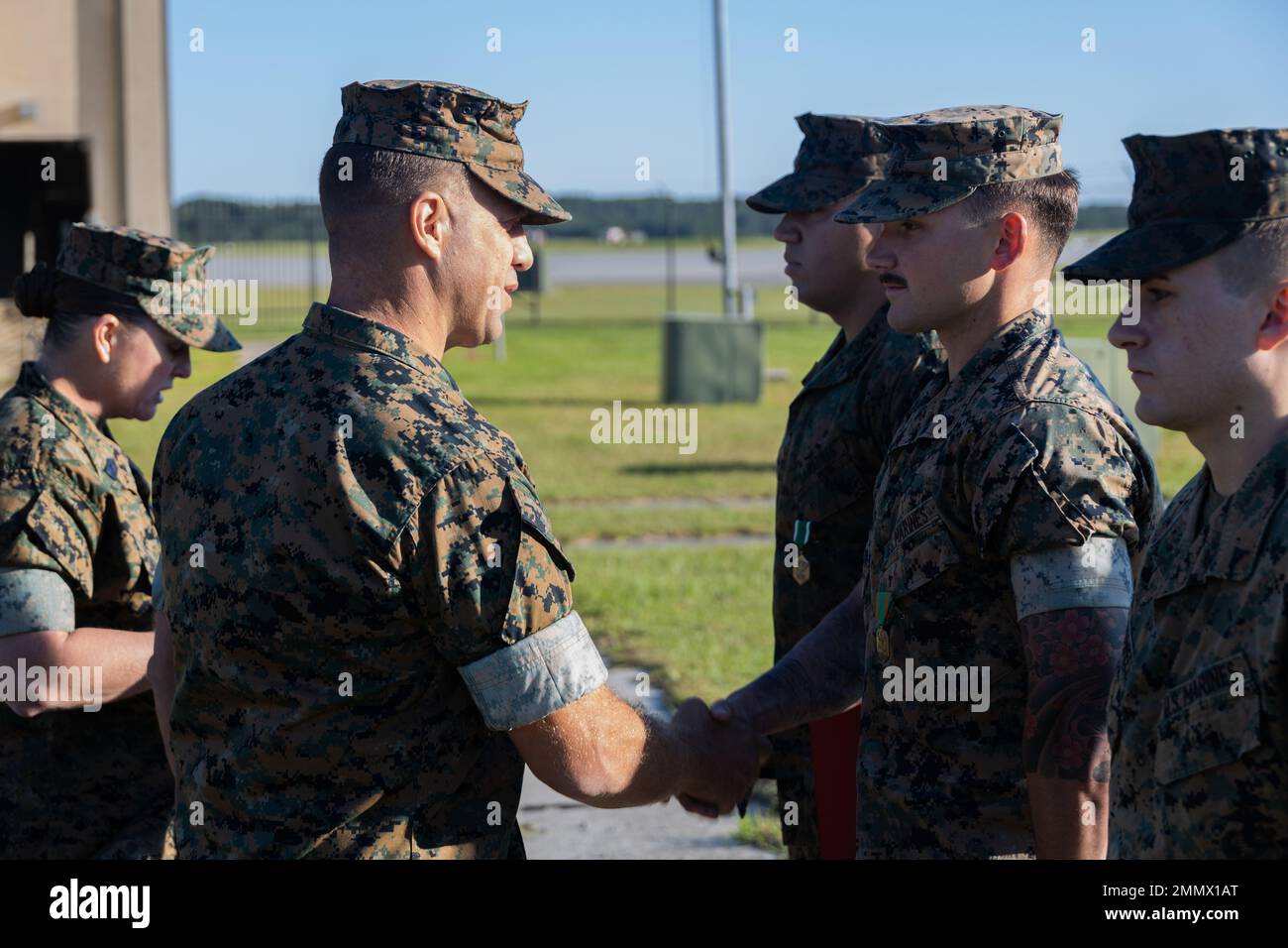 Le lieutenant-colonel Benjamin Fiala du corps des Marines des États ...