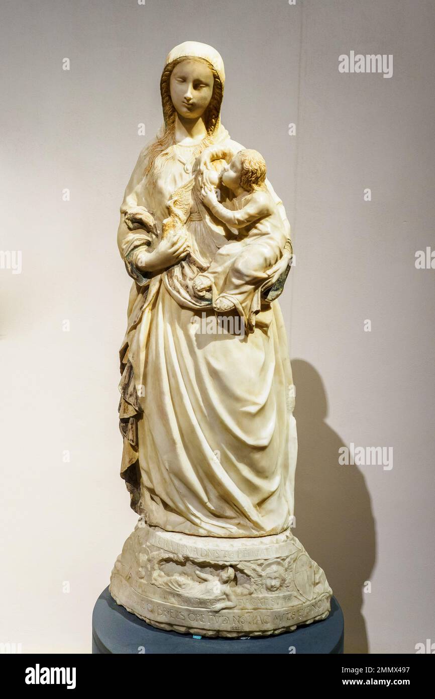 15ème siècle statue polychrome christ Banque de photographies et d ...