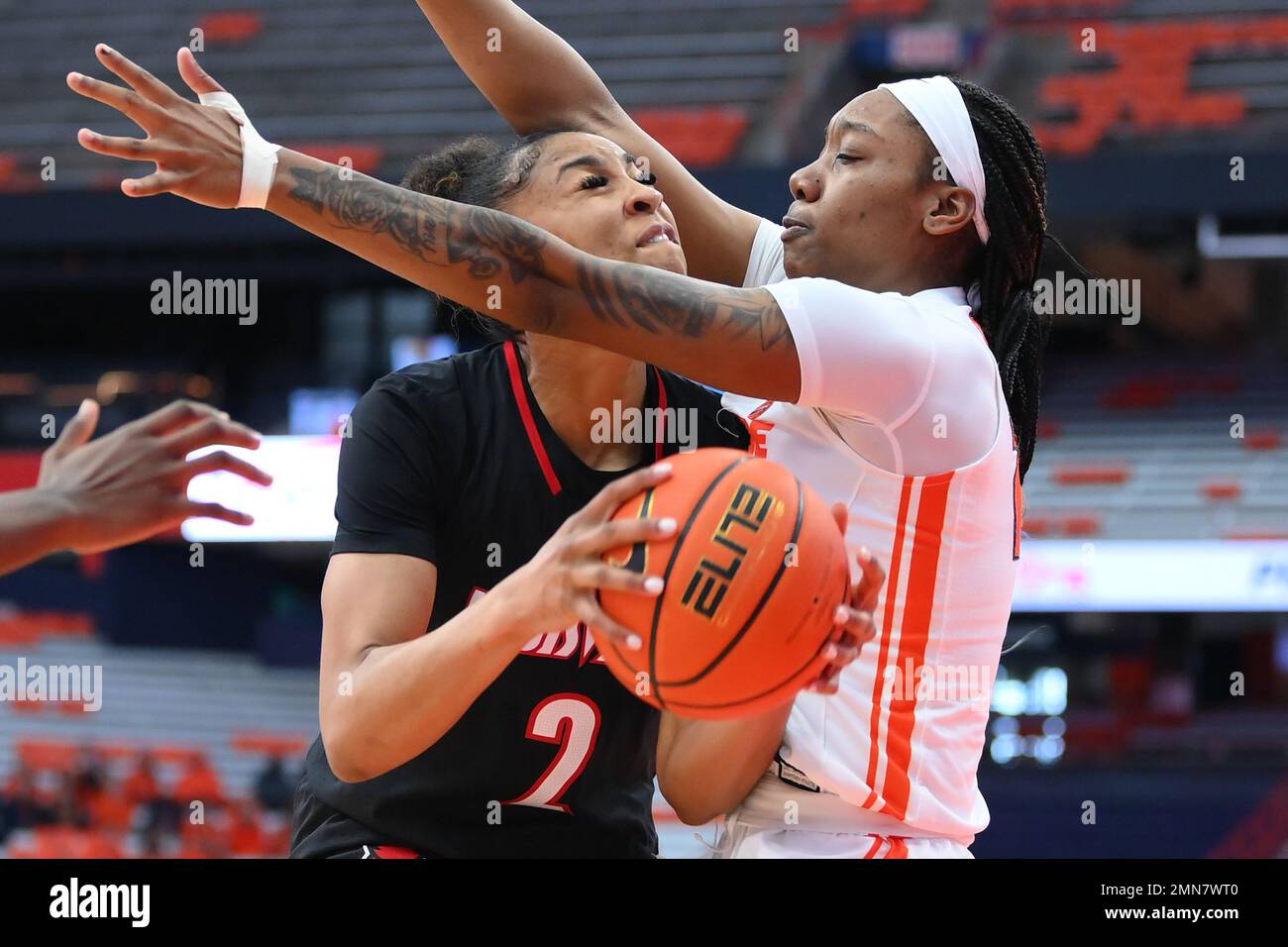 29 janvier 2023: Les Cardinals de Louisville font avancer Nyla Harris ...