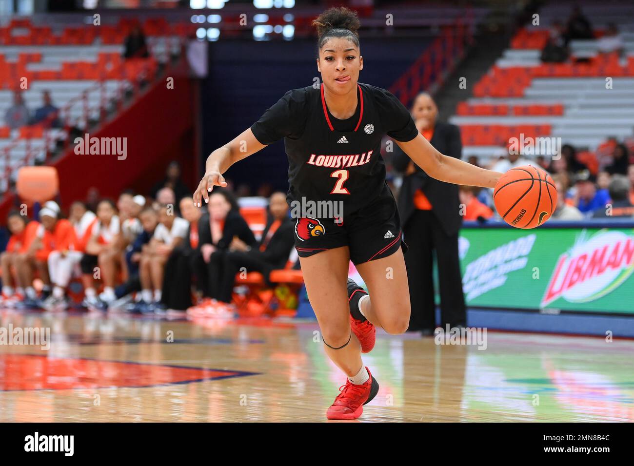 29 janvier 2023: Les Cardinals de Louisville font passer Nyla Harris (2 ...