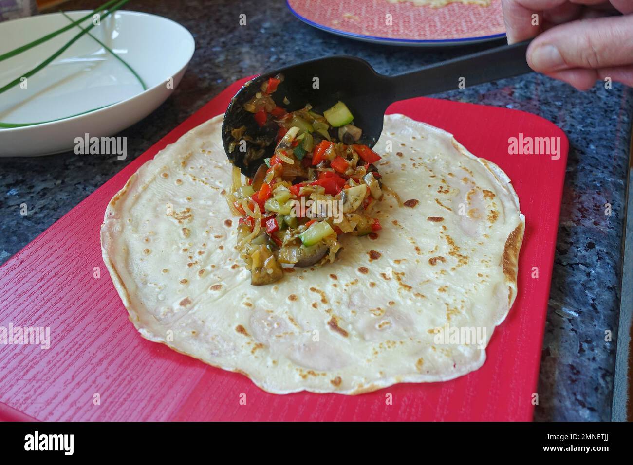 Cuisine swabienne végétarien, préparation surprise Flaedle, Flaedle ...