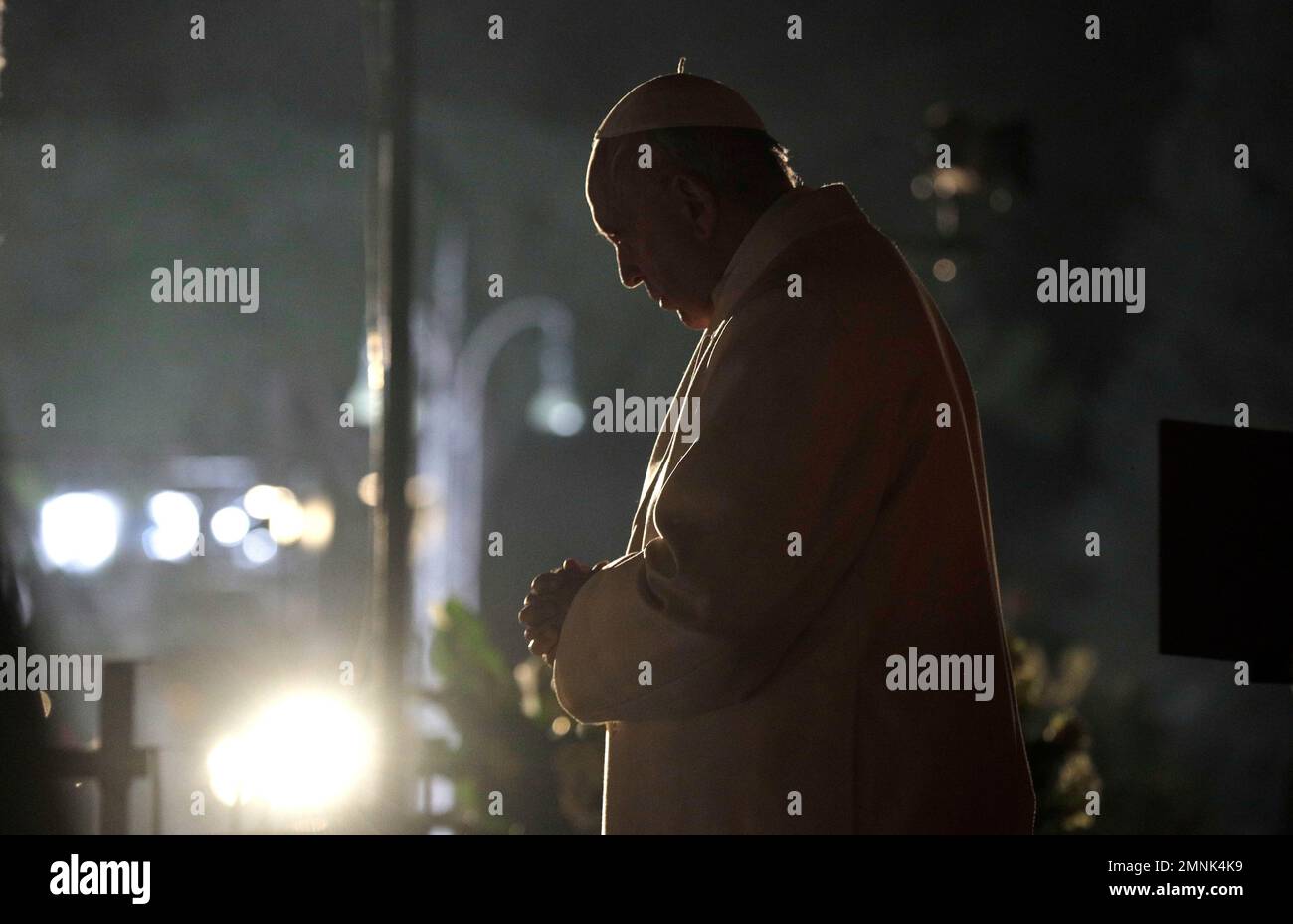 Pope Francis presides over the Via Crucis (Way of the Cross) torchlight ...