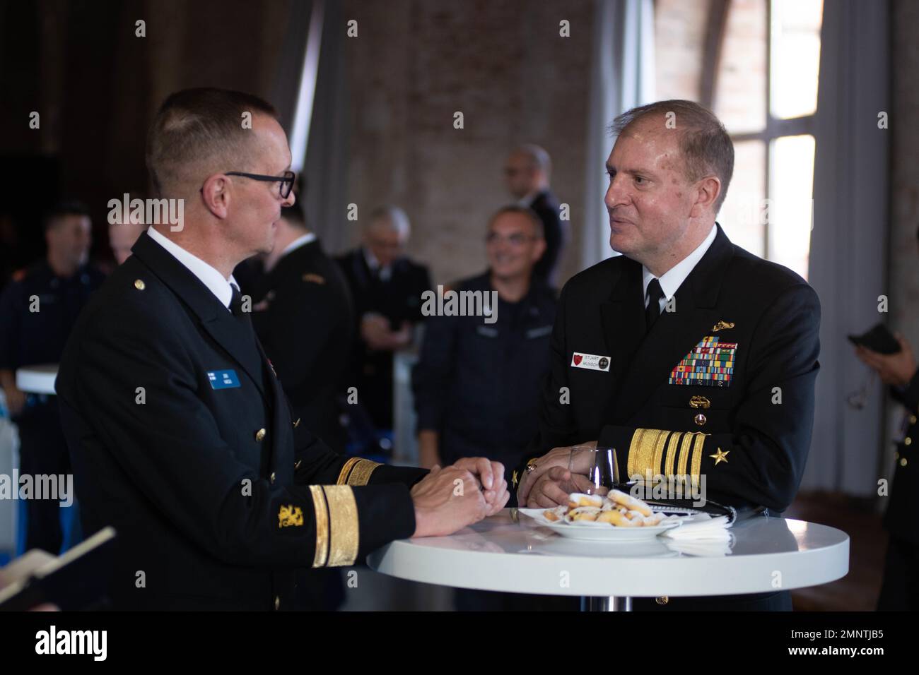 221006-N-DK722-2013 VENISE (OCT 6, 2022) ADM. Marine des États-Unis ...