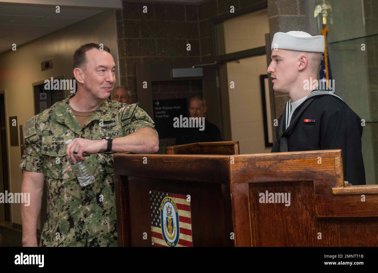GRANDS LACS, il. (Oct 6, 2022) le chef de la Force Jason R. Dunn parle ...