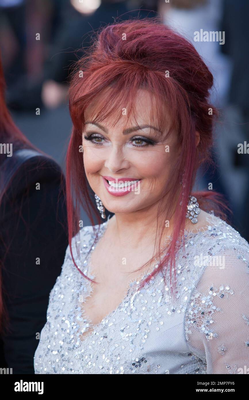 Naomi Judd sur le tapis rouge lors des Oscars of Country Music Awards ...