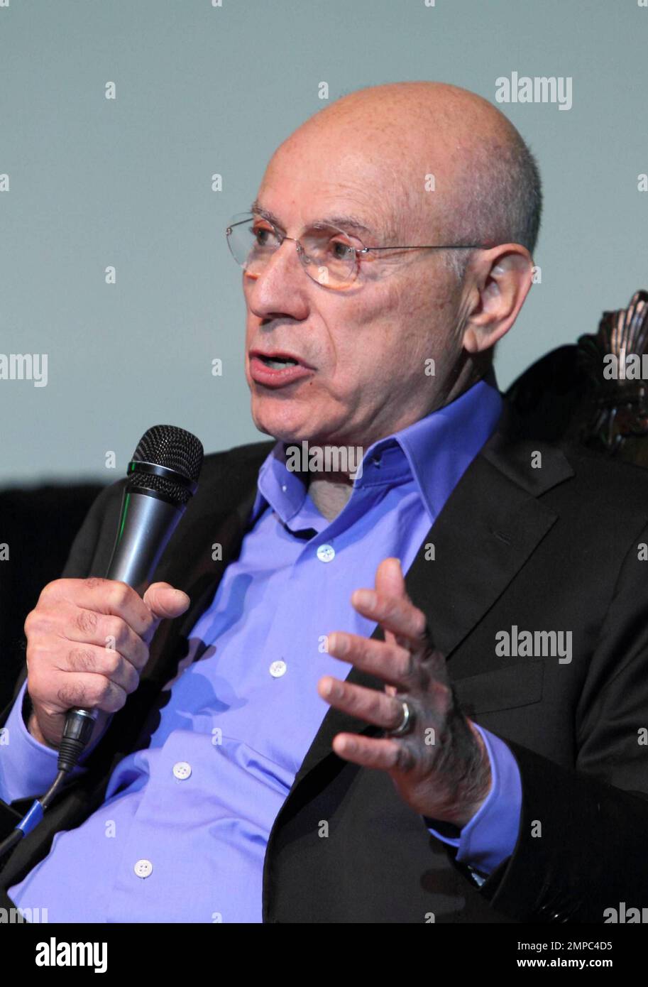 Alan Arkin, acteur lauréat d'un Oscar, parle après avoir reçu le prix ...