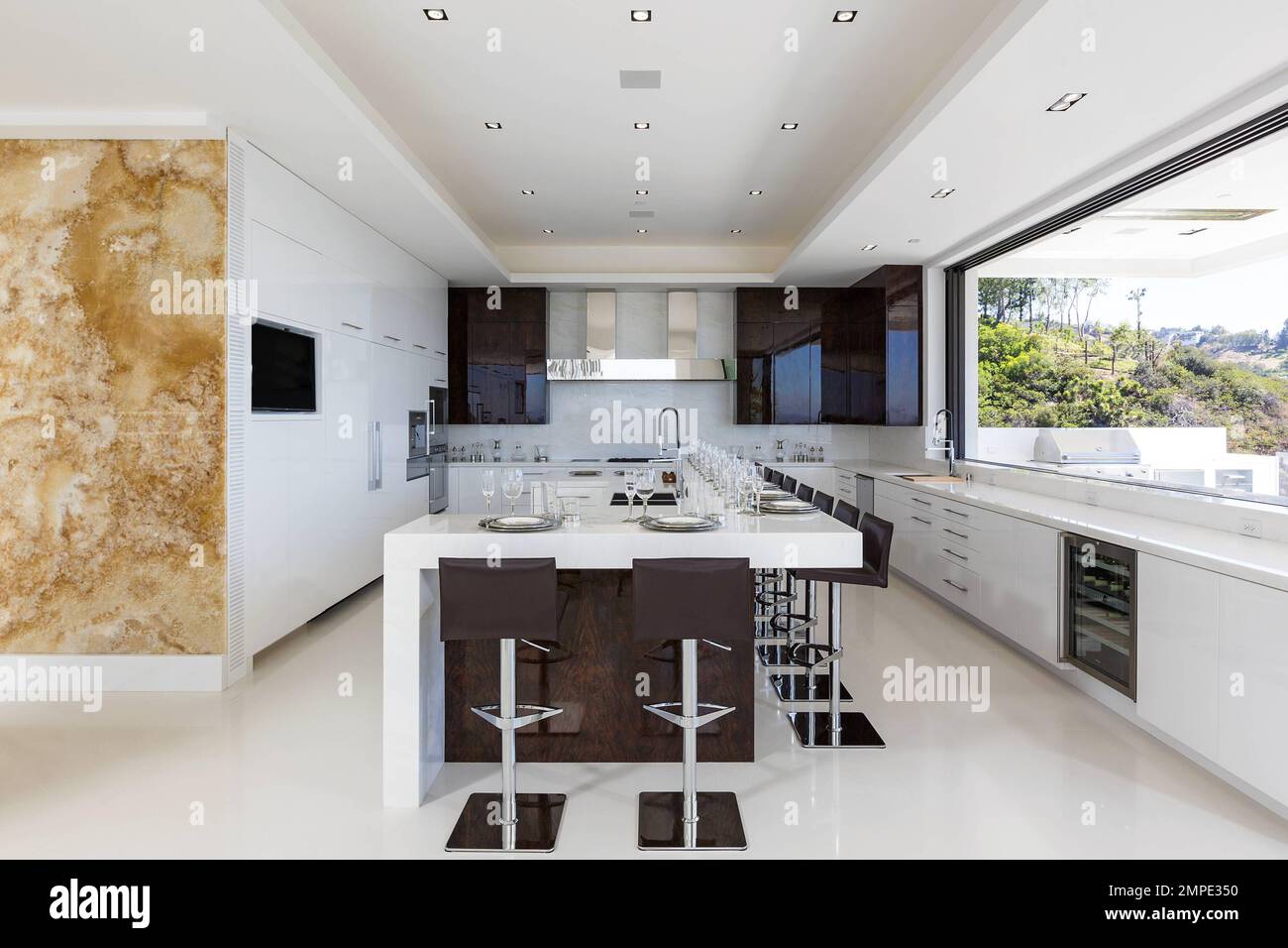 C'est l'incroyable 85M $ dollar Beverly Hills domaine à flanc de ...