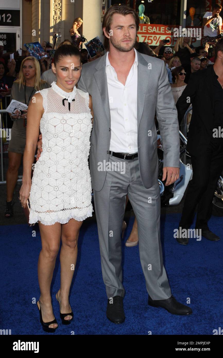 Elsa pataky chris hemsworth captain america Banque de photographies et ...