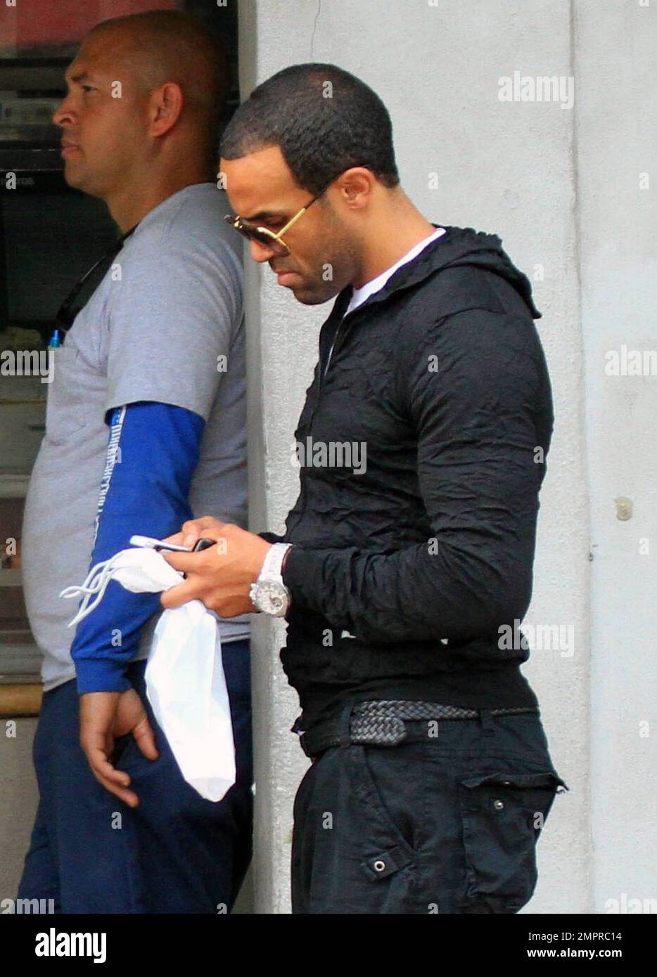 EXCLUSIF !! Le chanteur britannique Craig David roule sur Lincoln Road ...