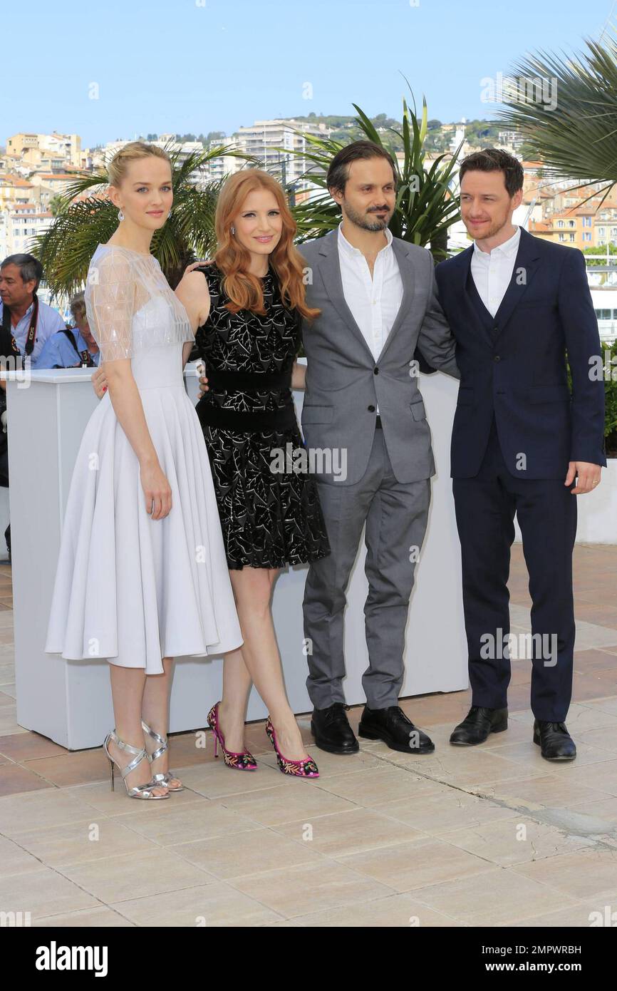 Jess Weixler, Jessica Chastain, Ned Benson et James McAvoy à la photo ...